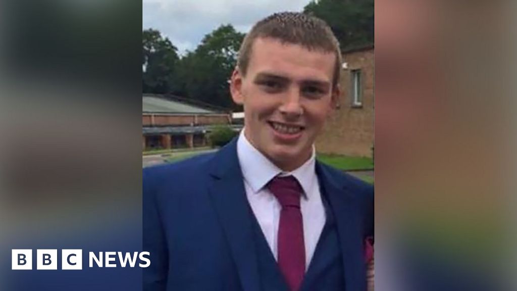 Castlemilk murder suspect held on European Arrest Warrant - BBC News