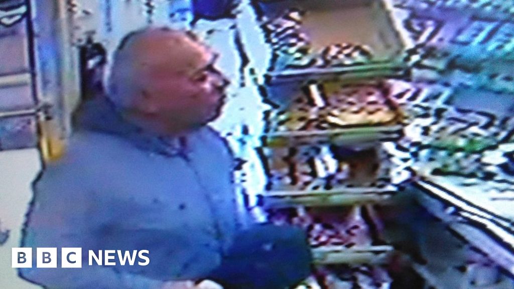 'Shameless swindlers conned' 80-year-old in lottery scam - BBC News