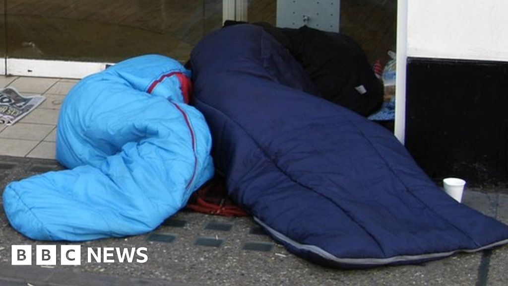 StreetLink alert scheme to tackle homelessness in Wales - BBC News