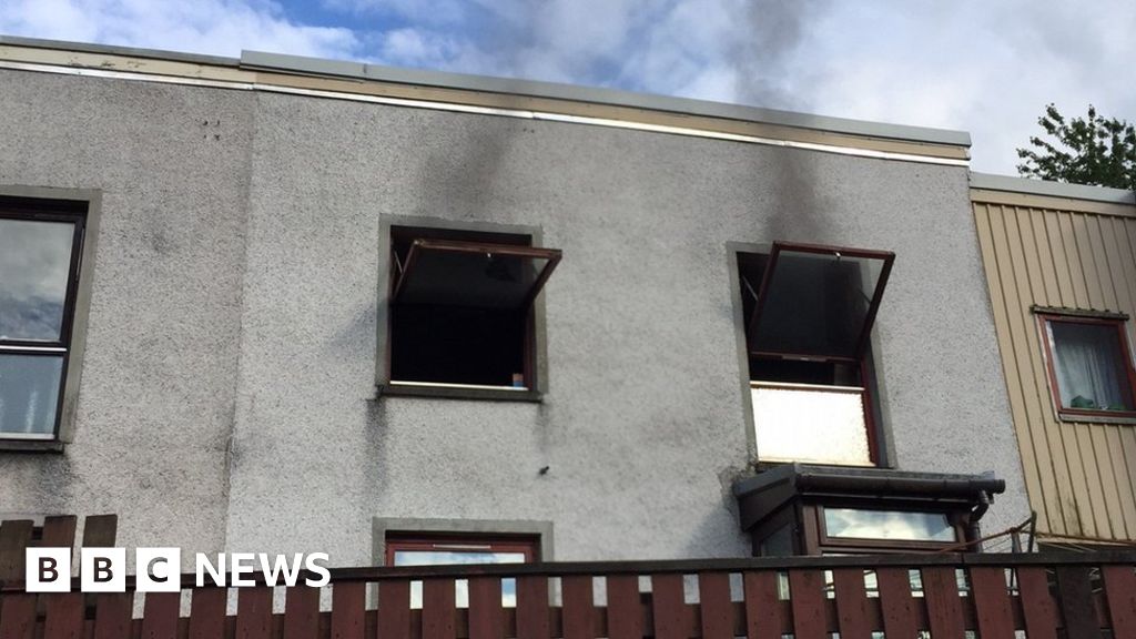 Firefighters tackle fire in Fort William - BBC News
