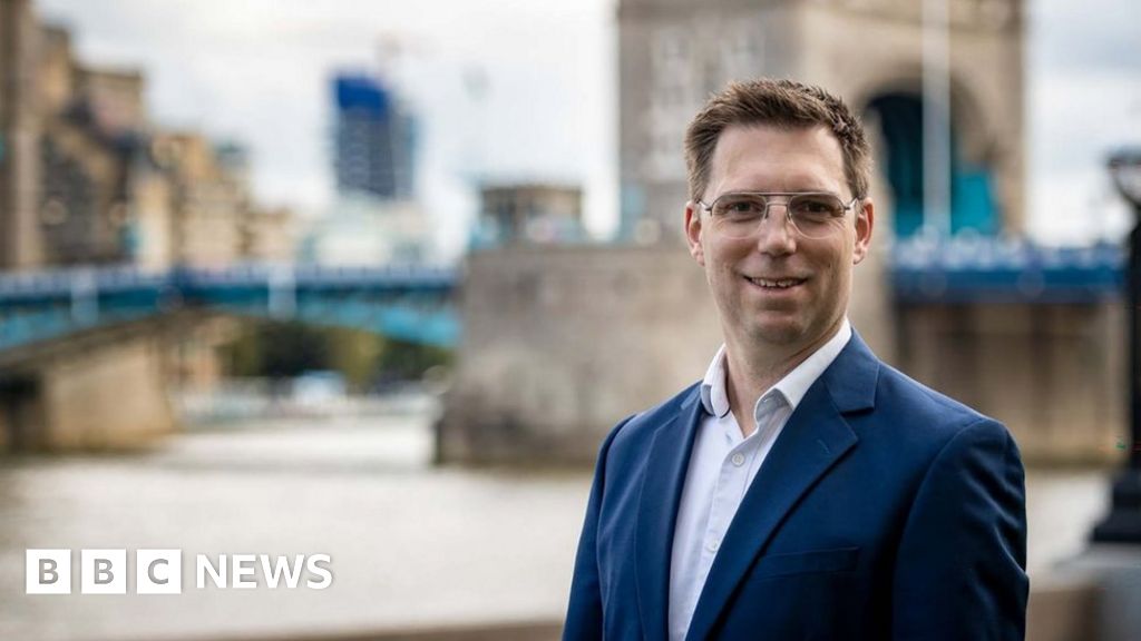 Liberal Democrats: Rob Blackie named as London mayoral candidate - BBC News