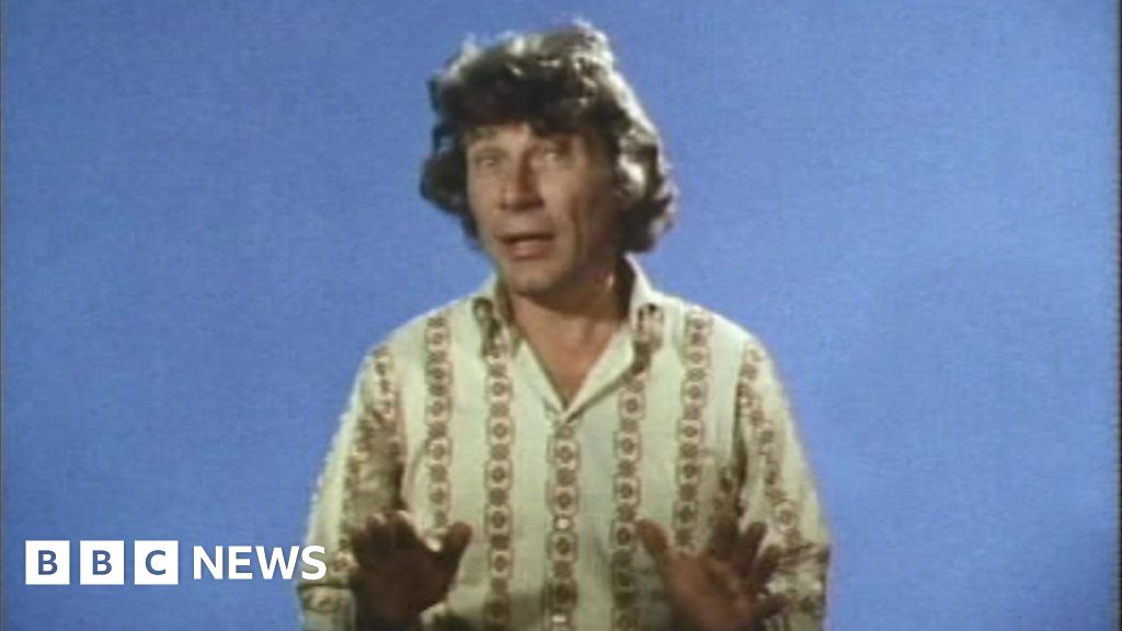 John Berger, art critic and Ways of Seeing author, dies - BBC News