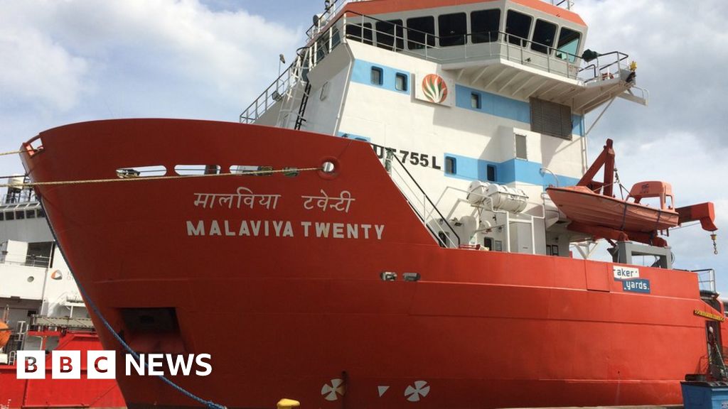 Stranded crew shipping wrangle end in sight - BBC News