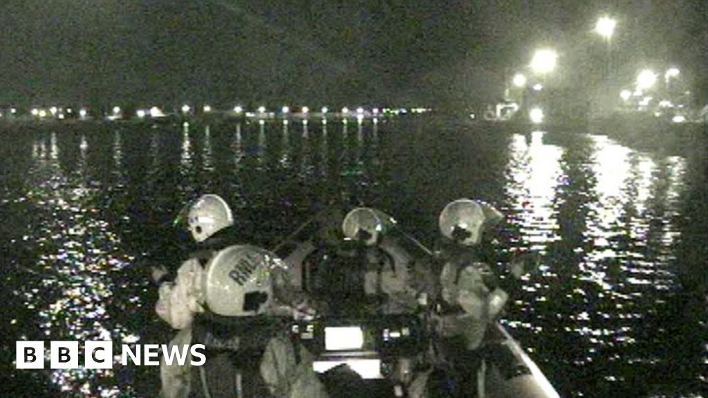 Search resumes for man reported to have fallen into river - BBC News