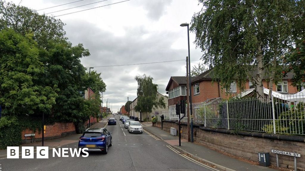 Derby driver arrested after woman badly hurt in crash - BBC News