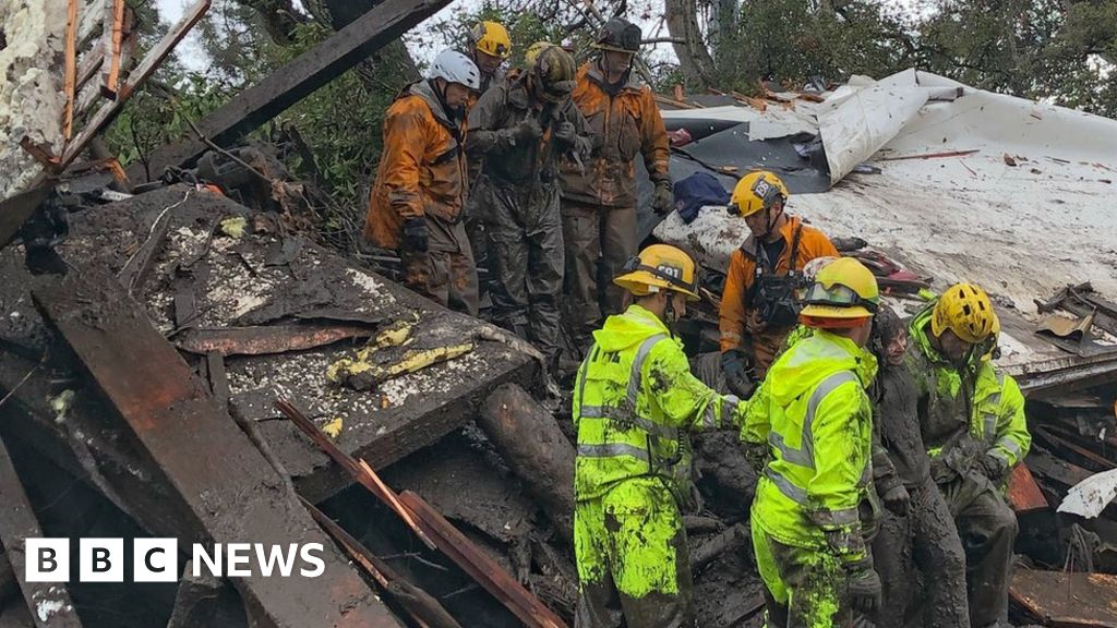 In pictures: Mudslides cause chaos in California - BBC News