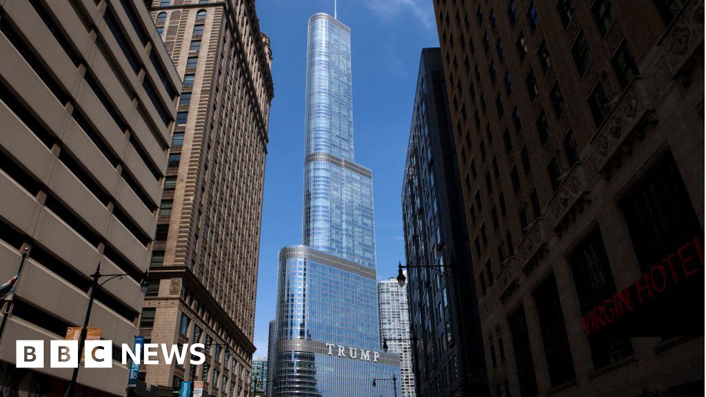 Illinois sues Trump Tower over Chicago River water use - BBC News