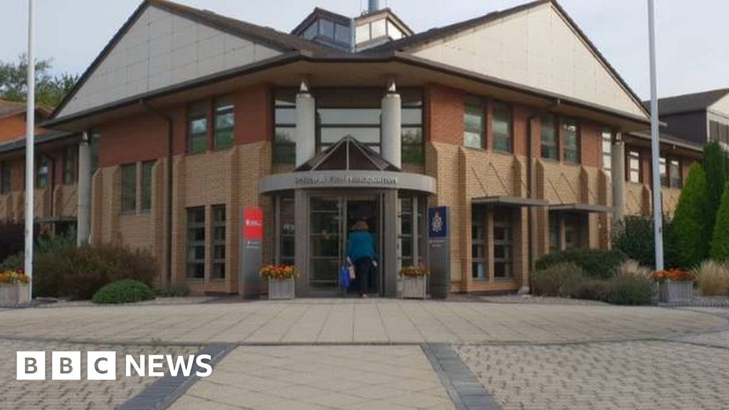 Ex-Avon and Somerset Police officer Lee Cocking facing hearing over sex in car