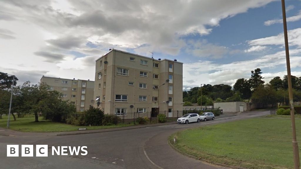 Two charged with murder over death in Alloa - BBC News