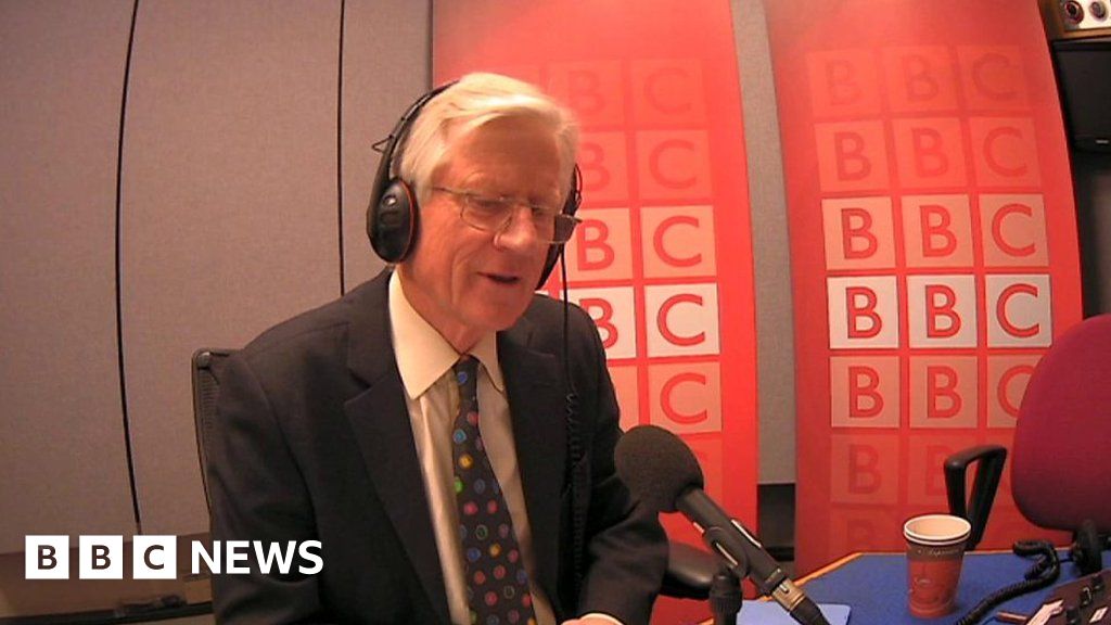 Former Black Rod says ex-speaker unfit for Lords - BBC News