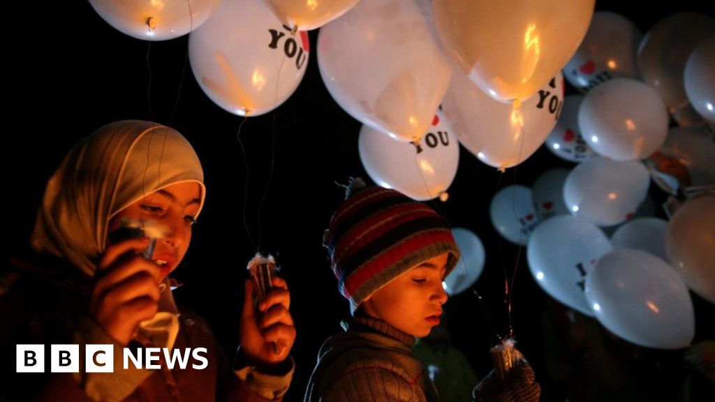 Syria conflict: UN welcomes Russia-Turkey truce efforts - BBC News