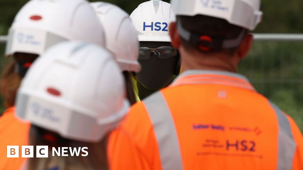 Staffordshire motorists warned as HS2 works close A38 slip road - BBC News