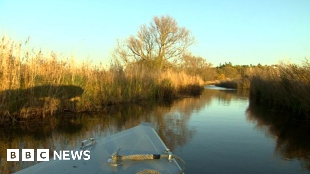 The Broads: Who should run them? - BBC News