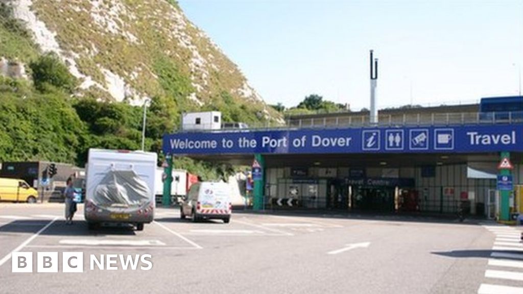 Men charged over £7m heroin find at Dover - BBC News