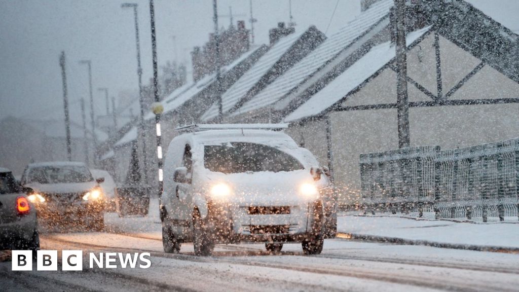 Yellow weather warning for ice across Northern Ireland - BBC News