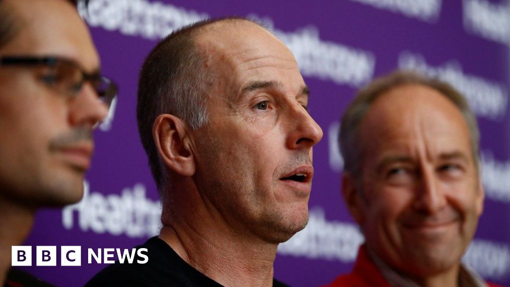 Thai cave rescue: Rick Stanton says he is 'not a hero' - BBC News