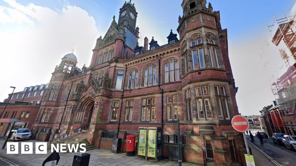Boy, 16, in court over Harrogate attempted murder charge - BBC News