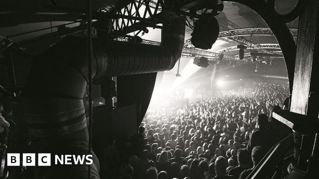 In pictures: 35 years of live music at Nottingham's Rock City - BBC News