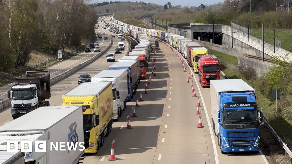 M20: Kent travel chaos continues for fifth day as section of motorway ...