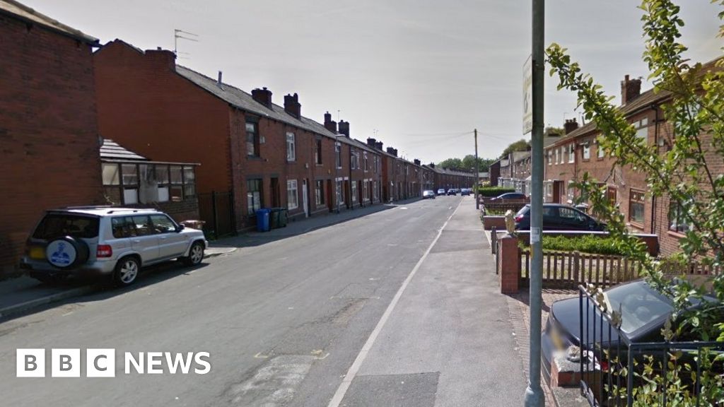 Rochdale death: Woman arrested on suspicion of murder - BBC News