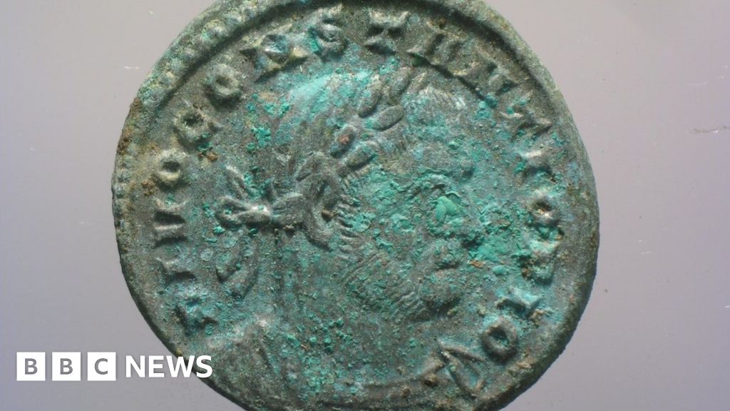 Yorkshire Museum: Appeal to save 'stunning' Roman hoard - BBC News