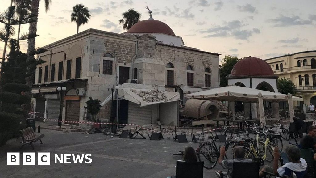 Kos earthquake: British holidaymakers describe 'scariest night' - BBC News