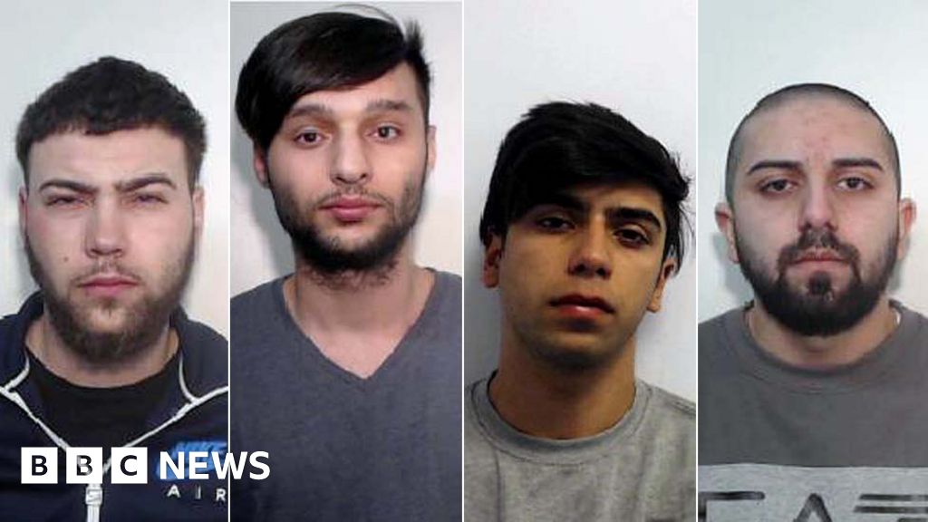 Manchester gang detained for sexually abusing three girls - BBC News
