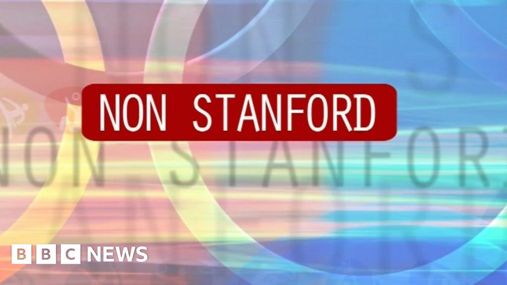 Olympics 2016: Who is in triathlete Non Stanford's team? - BBC News