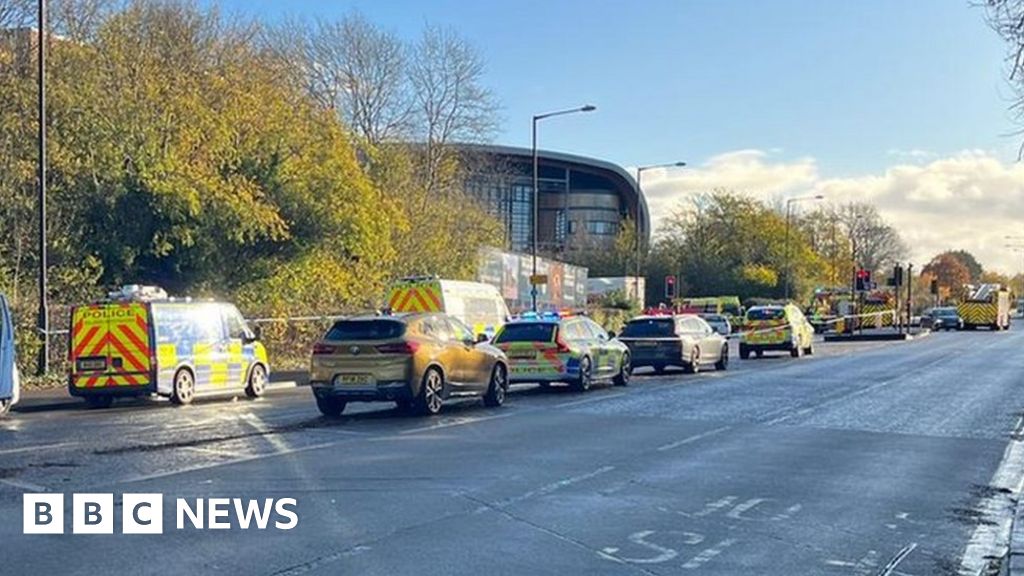 Hengrove crash: Cyclist dies after lorry collision in south Bristol Hengrove crash: Cyclist dies after lorry collision in south Bristol