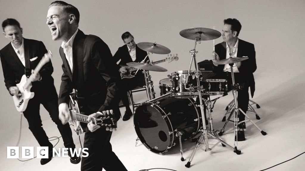 Bryan Adams to play show in Inverness - BBC News