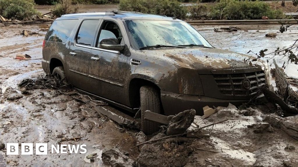 News Daily: Mudslide deaths and rail service criticism - BBC News