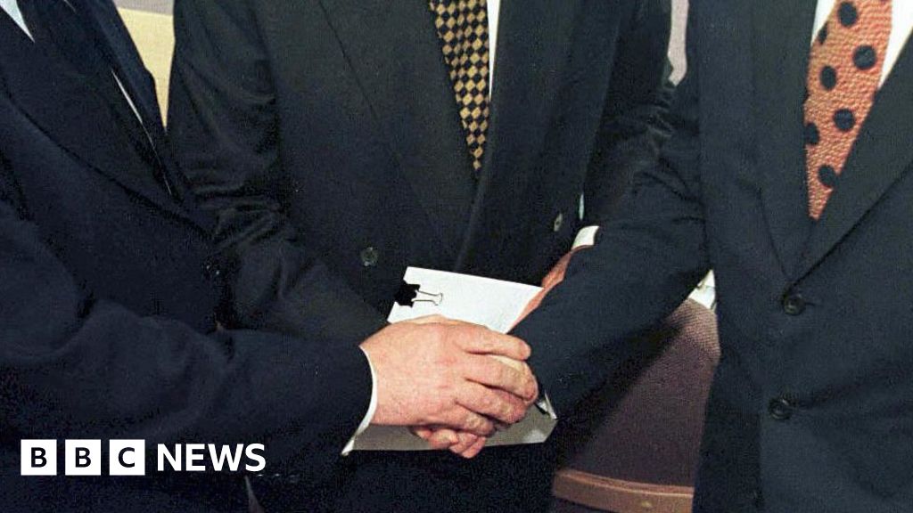 NI peace deals: A history of Northern Ireland political agreements ...