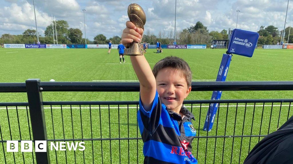 'Inspirational' boy wants to thank Bristol Children's Hospital - BBC News