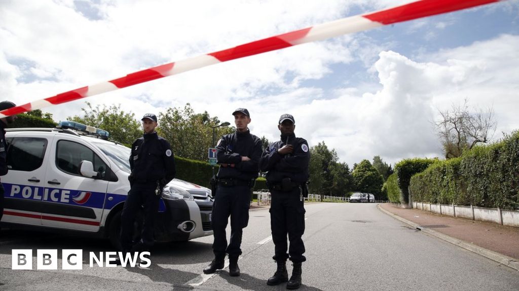 French jihadist murders police couple at Magnanville - BBC News
