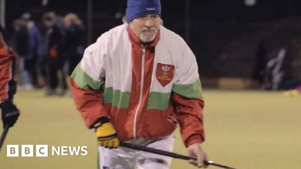 Hockey: Martin Day hopes to play for Wales at 80 - BBC News
