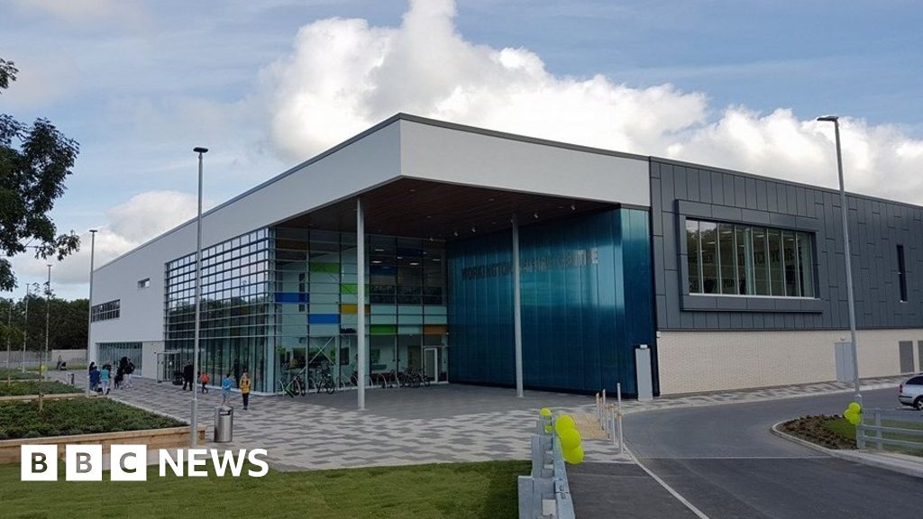 Thousands flock to new Workington sports centre - BBC News
