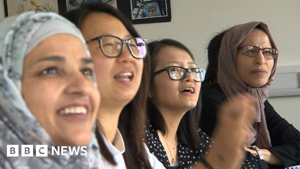 Welsh lessons for migrants and refugees 'neglected' - BBC News