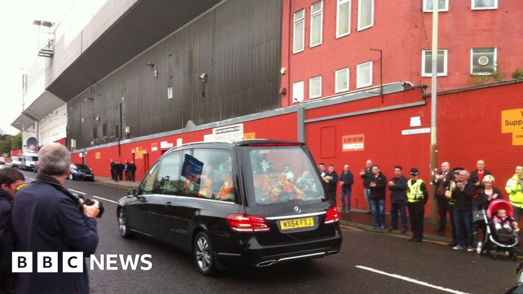 Funeral of Dundee United football legend Ralph Milne held - BBC News