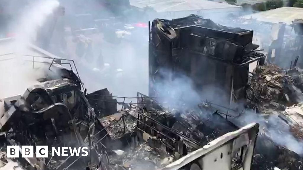 Ladder video shows Bristol Premier Inn hotel damage - BBC News