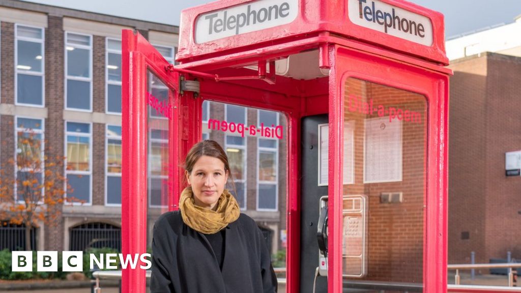Nottingham Trent University unveils dial-a-poem phone booth - BBC News