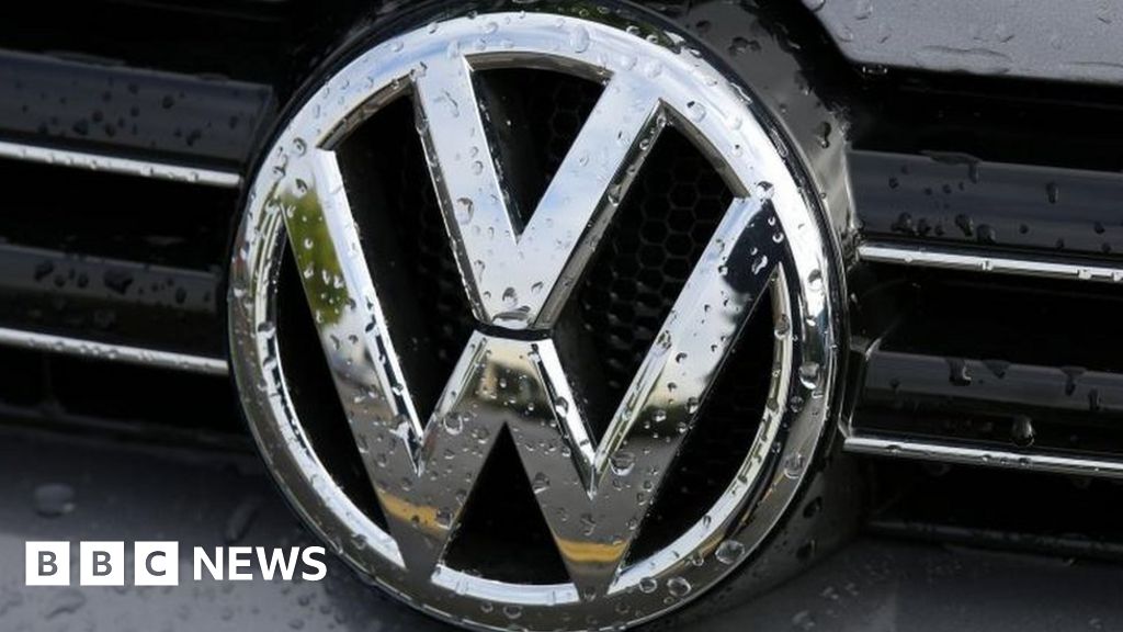 VW hit by flood of new lawsuits in emissions scandal - BBC News