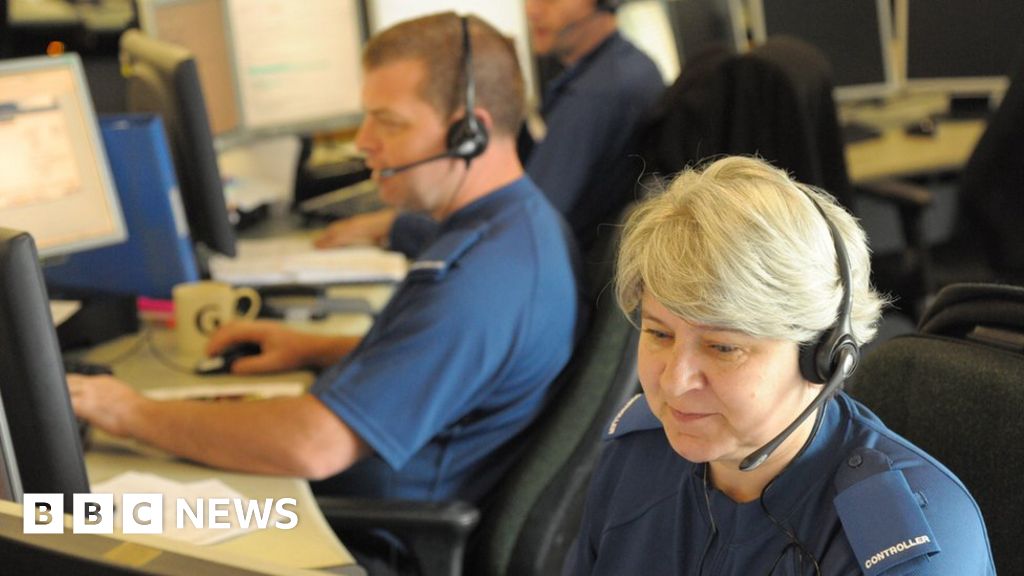 Dates set for Hampshire and Thames Valley police call system - BBC News