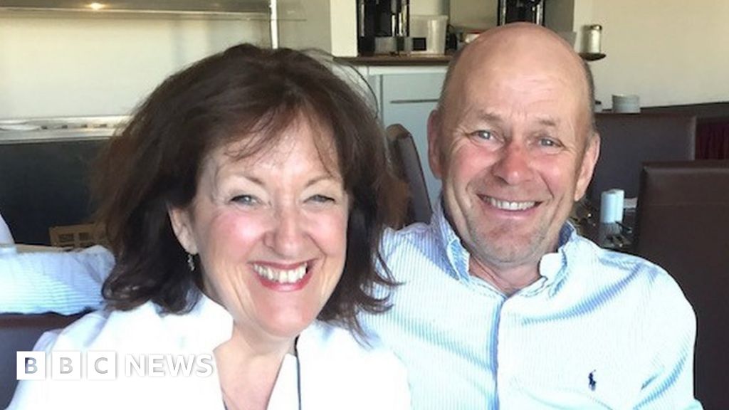 Ex-builder Brendan Clancy survives after saw cuts stomach open - BBC News