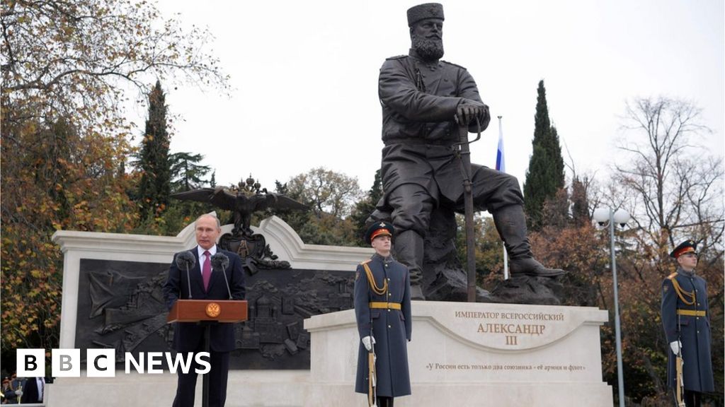 New Tsar Alexander III statue sparks history debate