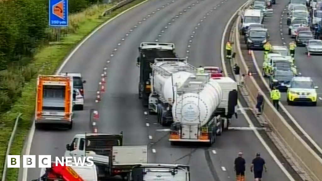 M6 delays near Stafford after three-lorry crash - BBC News