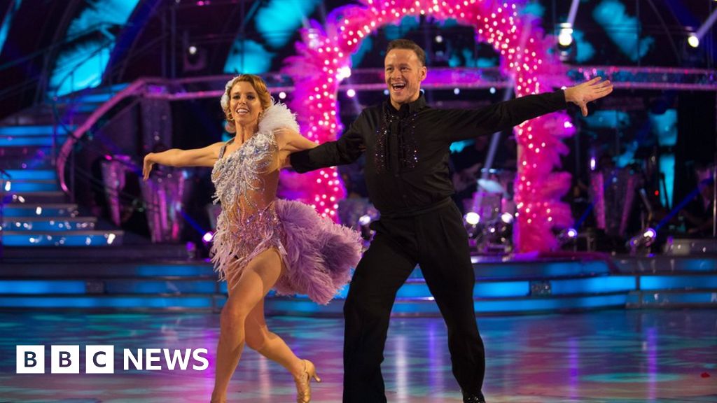 Stacey Dooley crowned Strictly Come Dancing 2018 champion - BBC News