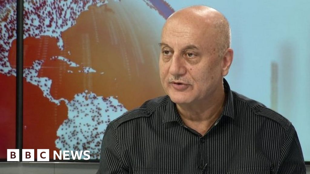 Bollywood actor Kher: 'Sad' to claim India is intolerant - BBC News