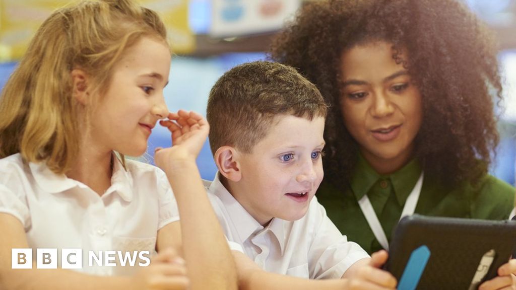 Poorest pupils 'two years behind when they sit GCSEs'