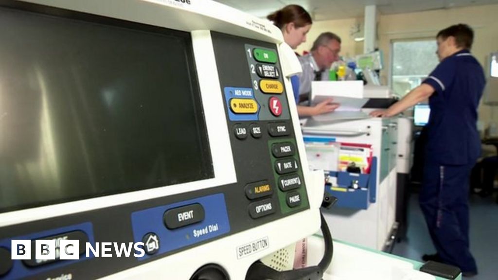 NHS England faces cap on NHS agency staff costs - BBC News