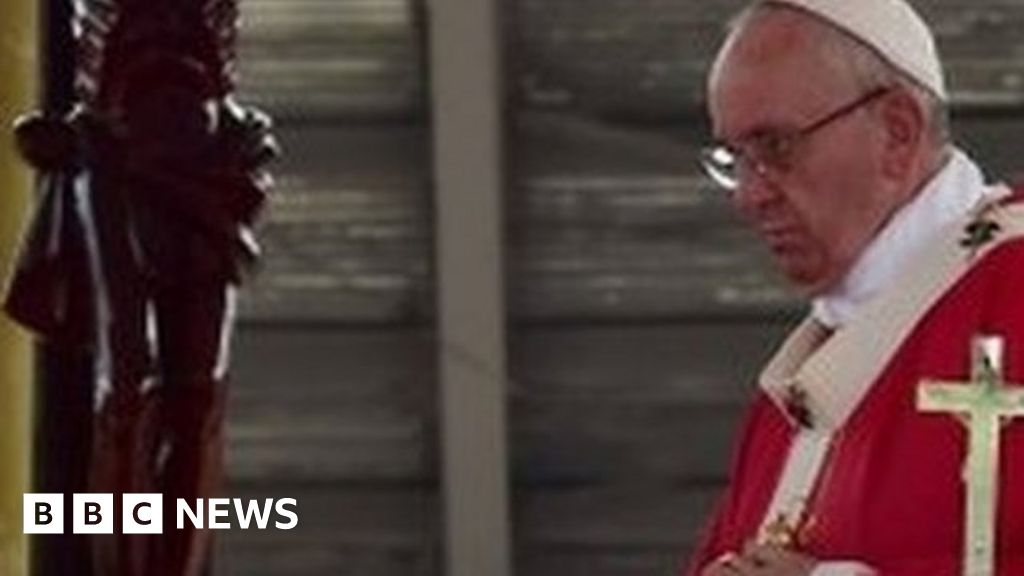 Pope Francis says 'sombre but celebratory Mass' in Uganda - BBC News